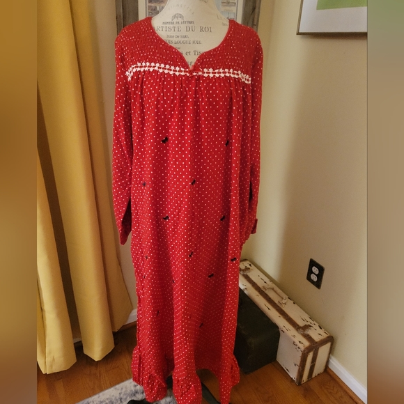 Laura Scott | Intimates & Sleepwear | Laura Scott Xl Long Ruffle Lace ...